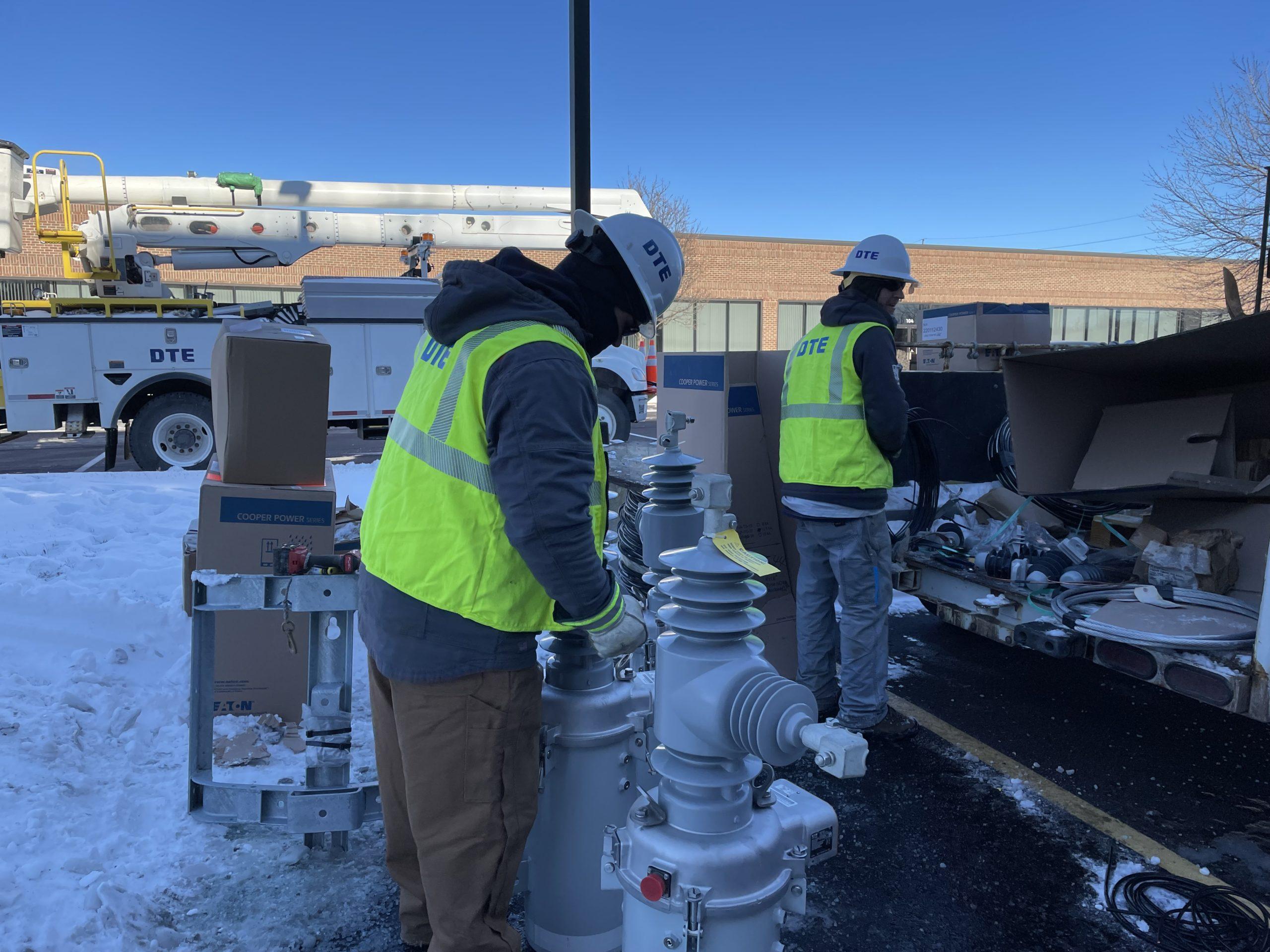 DTE crews make grid upgrades in Farmington Hills - Empowering Michigan
