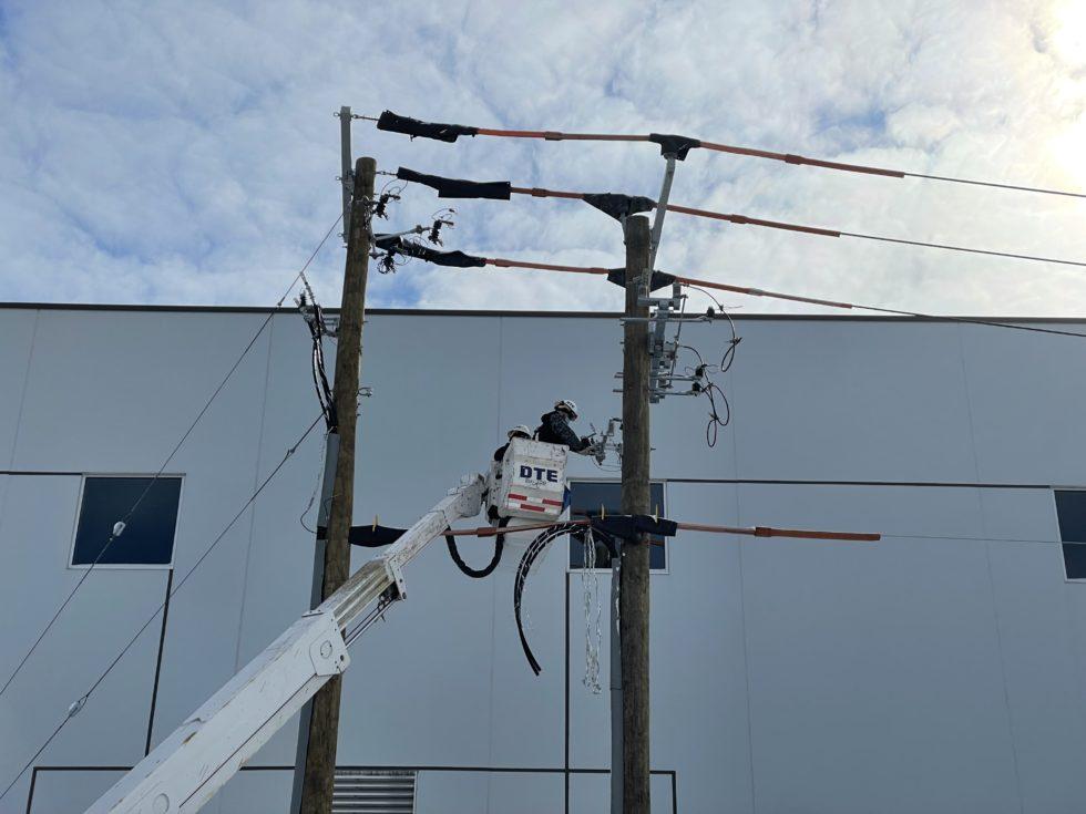 DTE crew prepares electrical grid for new substation in Detroit ...