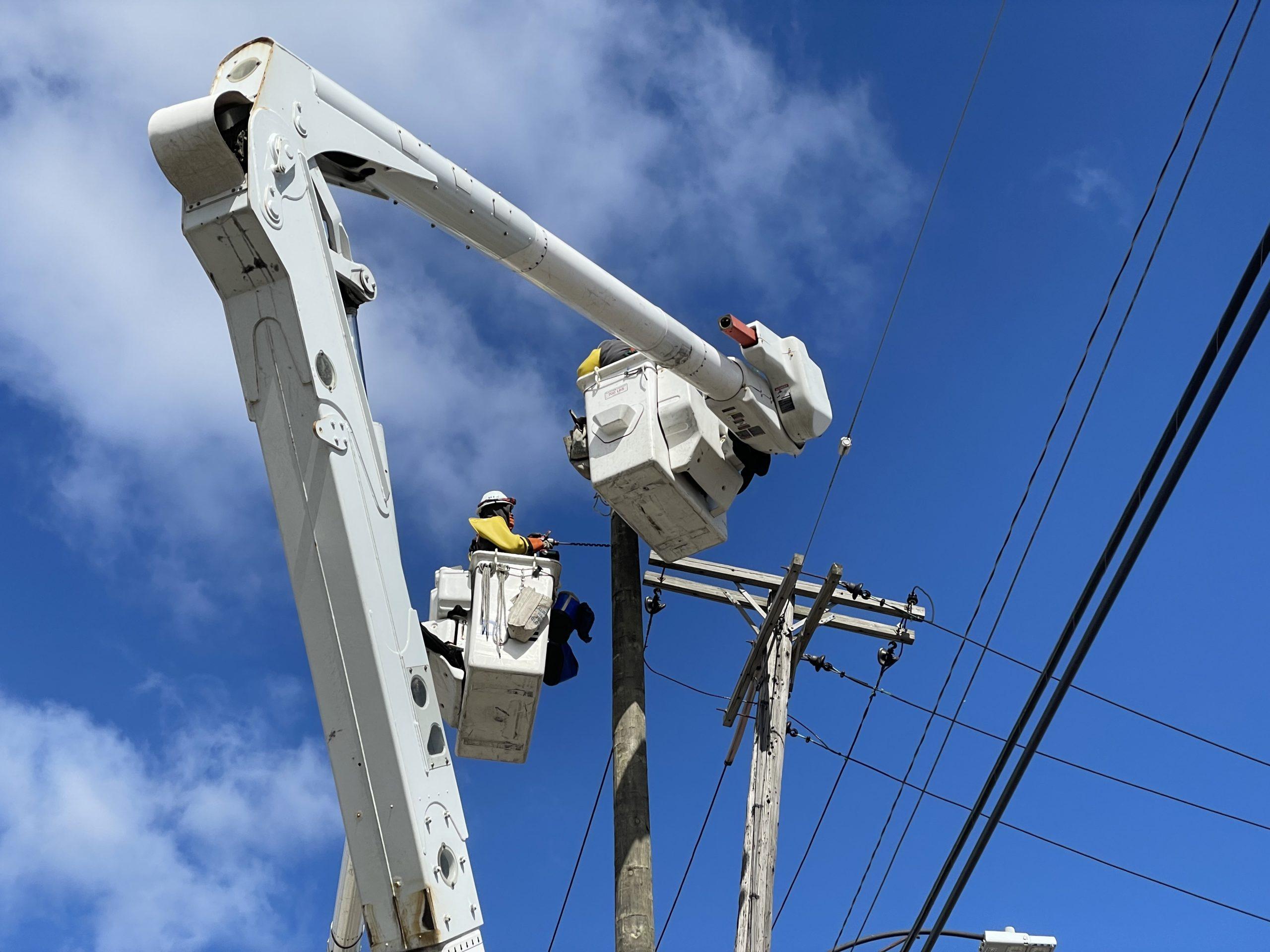 Crews install new pole with upgraded equipment in Detroit - Empowering ...