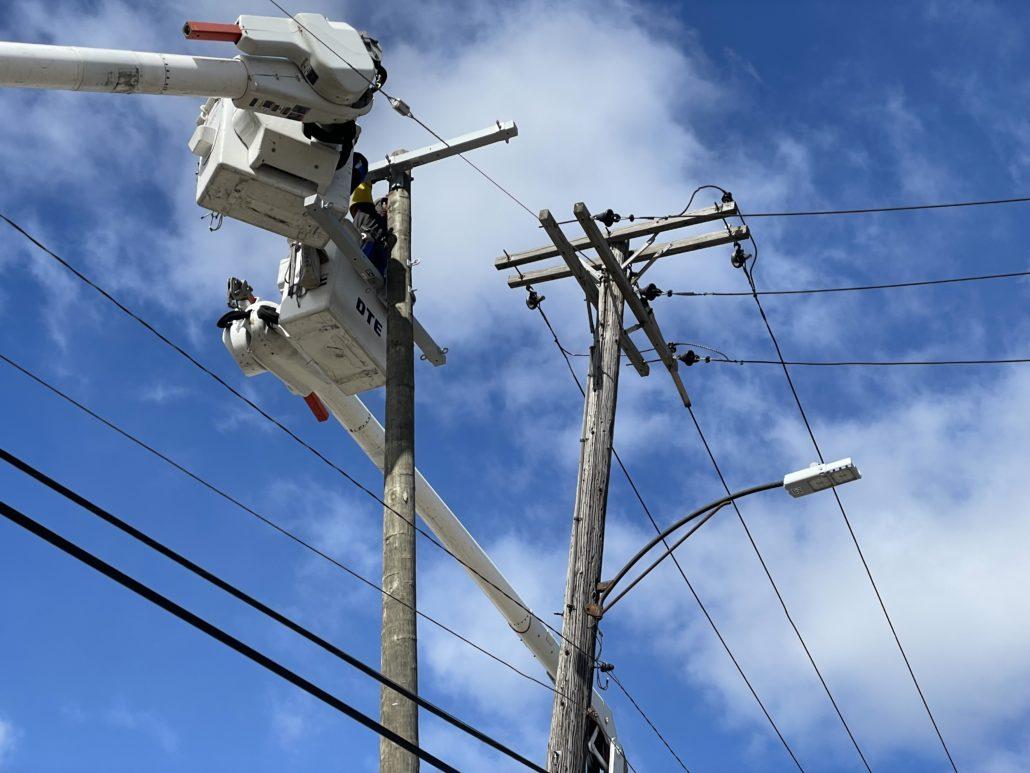 Crews install new pole with upgraded equipment in Detroit - Empowering ...