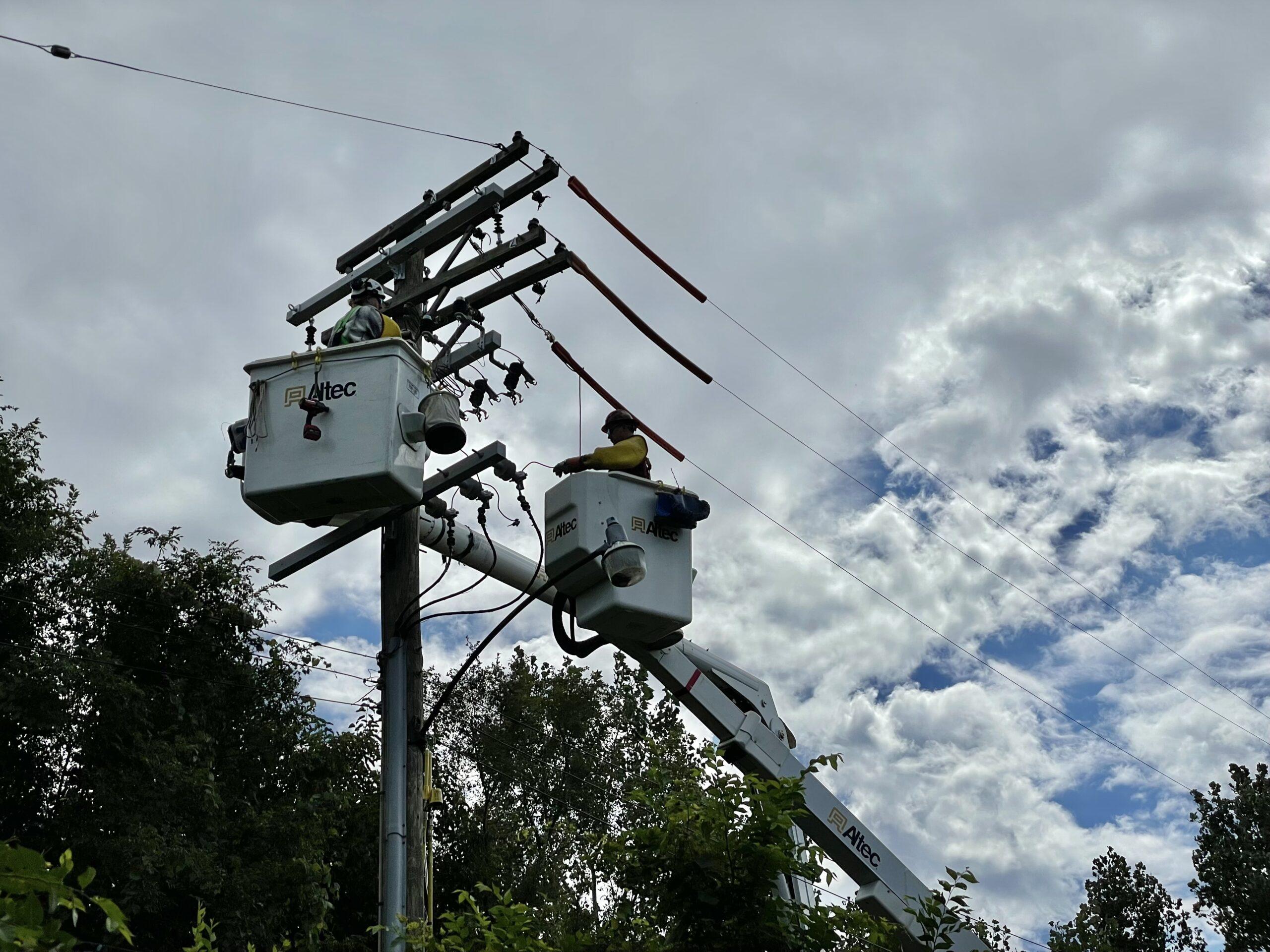 New cross arm installation improves reliability in Detroit - Empowering ...