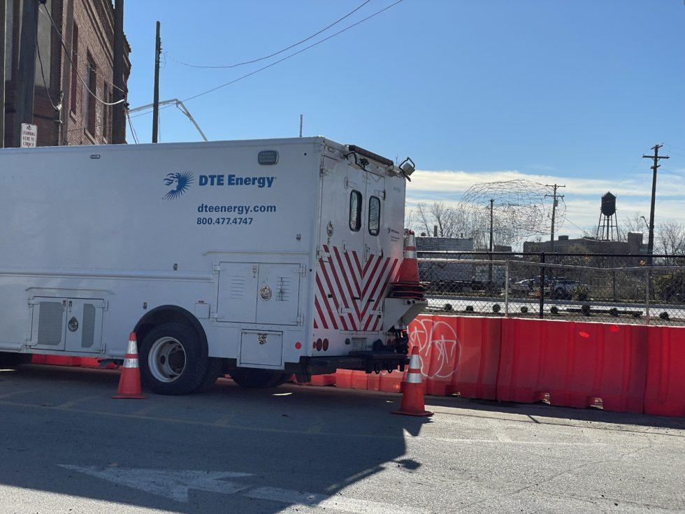 DTE crews upgrade service for Detroit businesses - Empowering Michigan