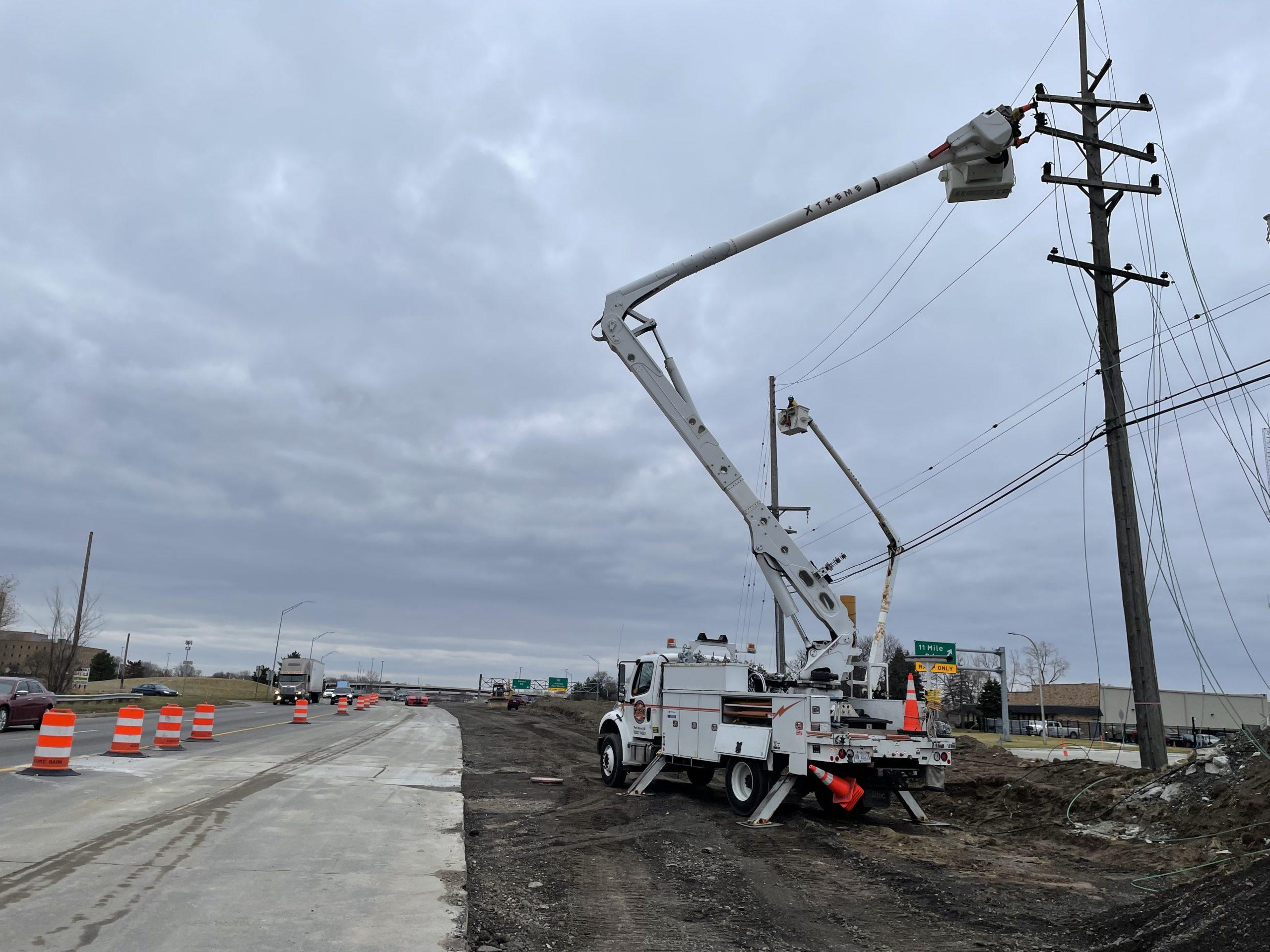 DTE crews improve reliability for Warren businesses - Empowering Michigan
