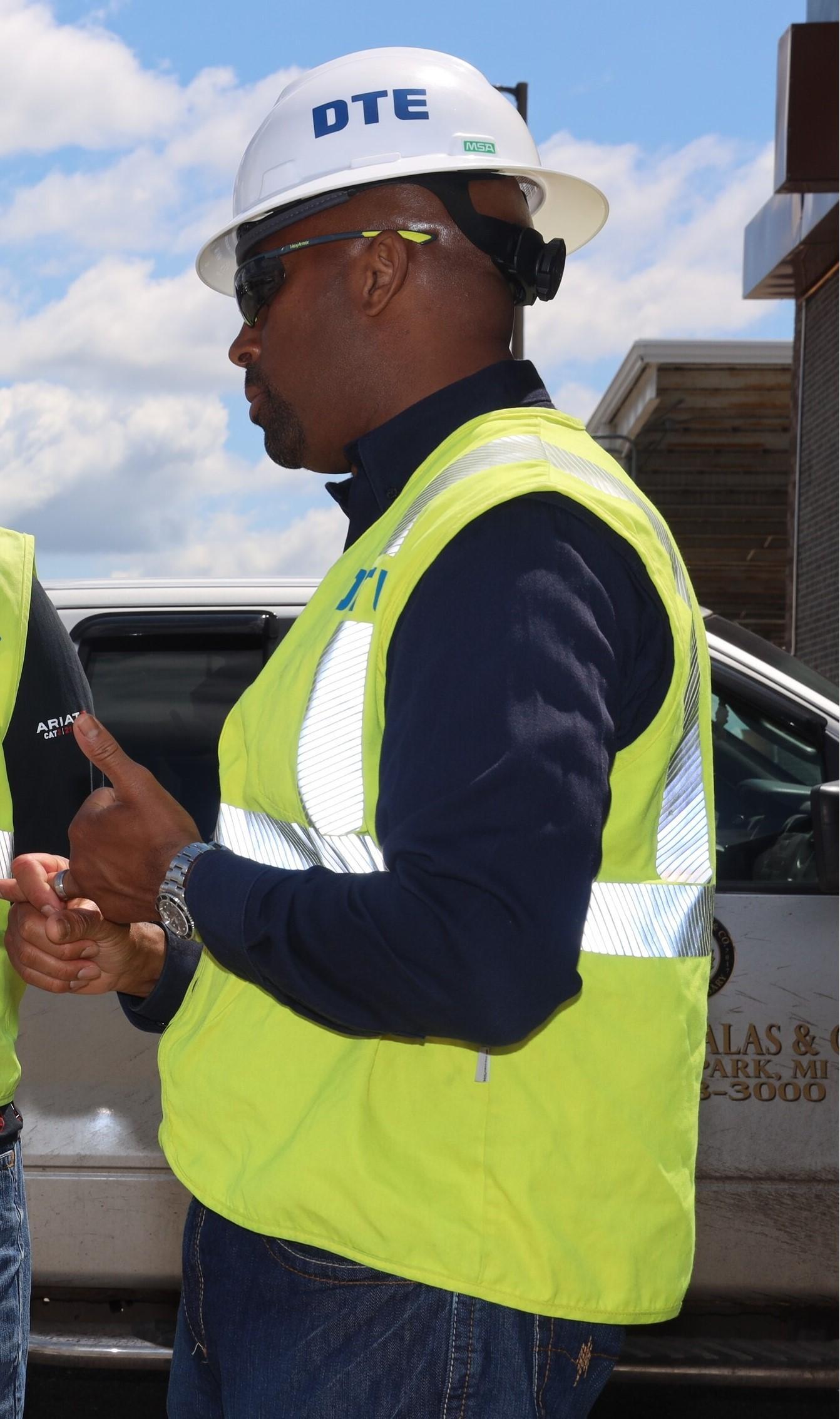 Meet DTE Engineer Siraj M. - Empowering Michigan