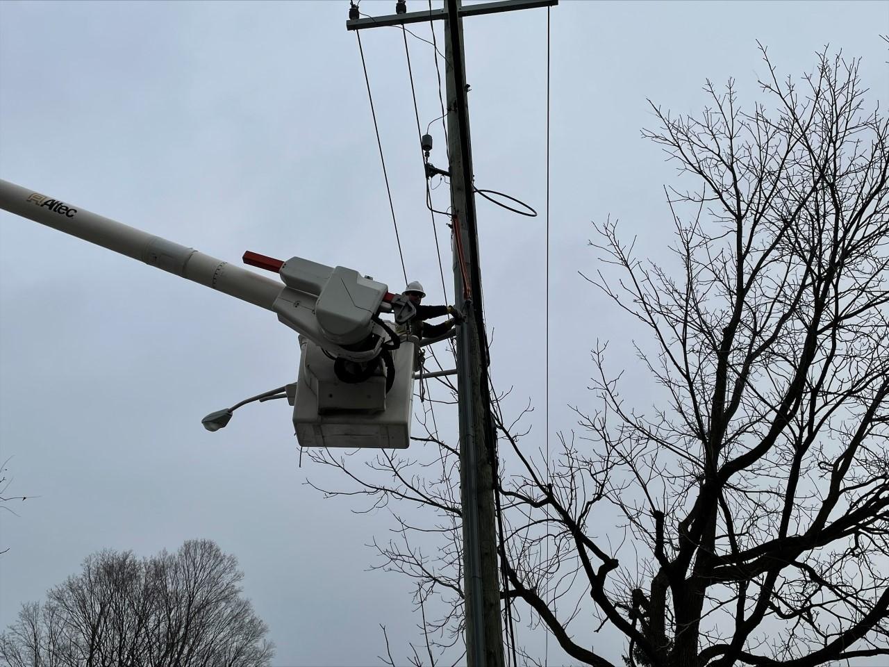 DTE workers make important updates in Washington township - Empowering ...